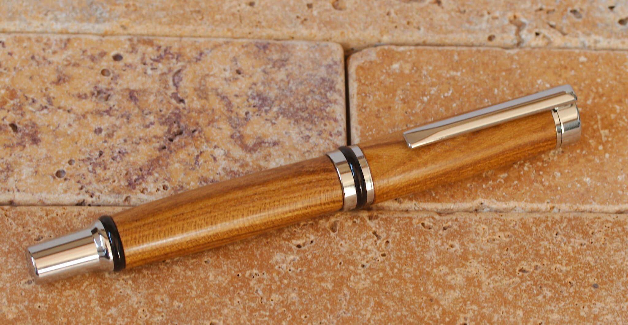 Houten pennen – Handgedraaide houten pennen