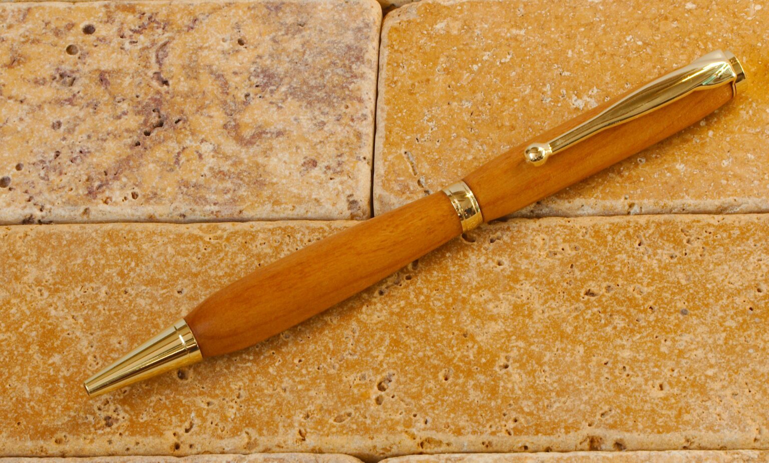 Houten pennen – Handgedraaide houten pennen